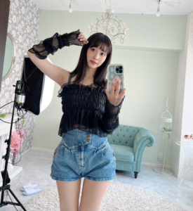 AV女優の白岩冬萌は元アイドルのmone（Malcolm Mask McLaren）で身バレデビュー！ - 夢の世界へようこそ